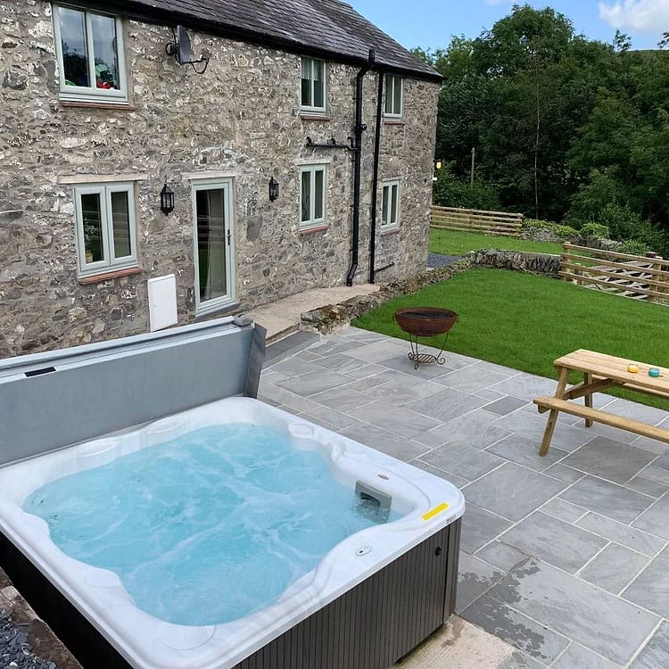 Jacuzzi® Lodge M | Concept Spa